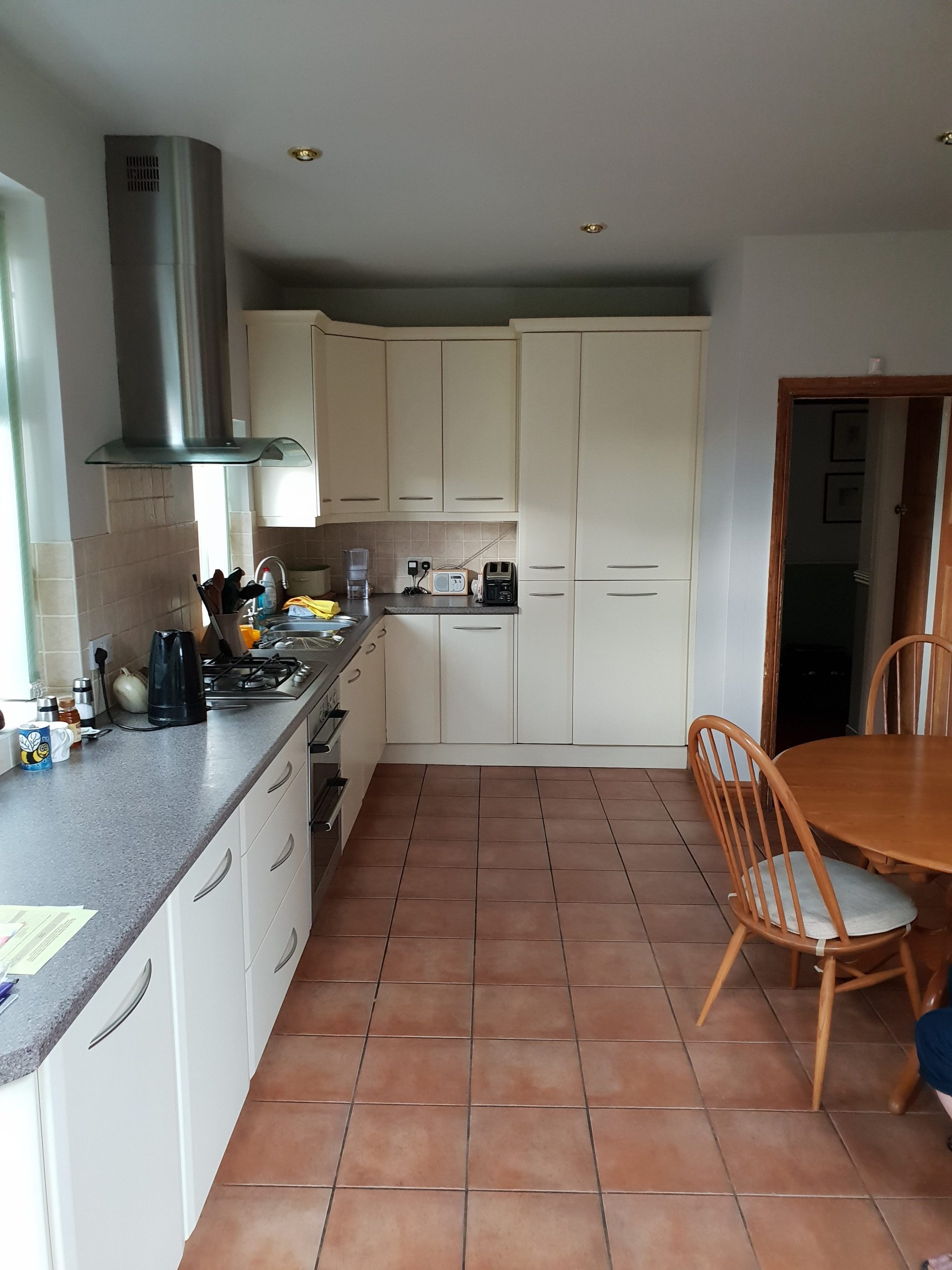 Modern Kitchen Units in Alderley Edge Provide a Fresh New Look ...
